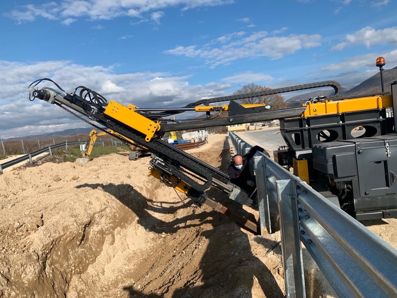 Safe Direction®️ RAMSHIELD® Edge Road Barrier MASH TL3 and TL4