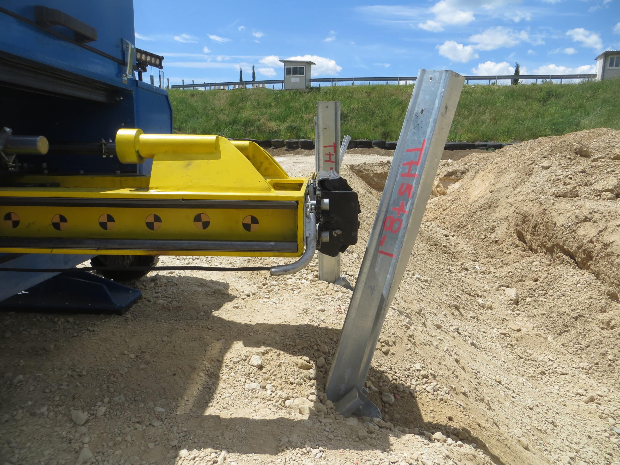 Safe Direction®️ RAMSHIELD® Edge Road Barrier MASH TL3 and TL4