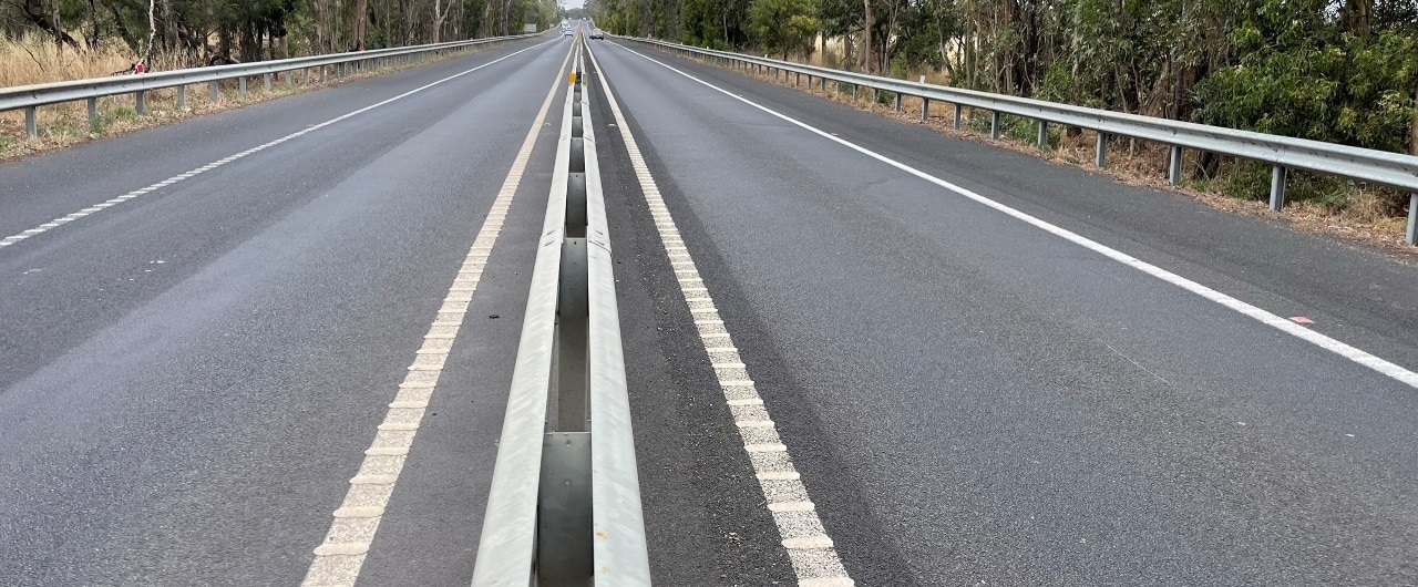 Sentry Median W-Beam Guardrail | Safe Direction