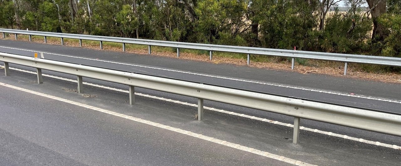 Sentry Median W-Beam Guardrail | Safe Direction