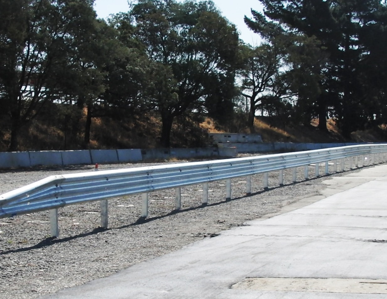 Sentry Thrie-Beam Guardrail | Safe Direction