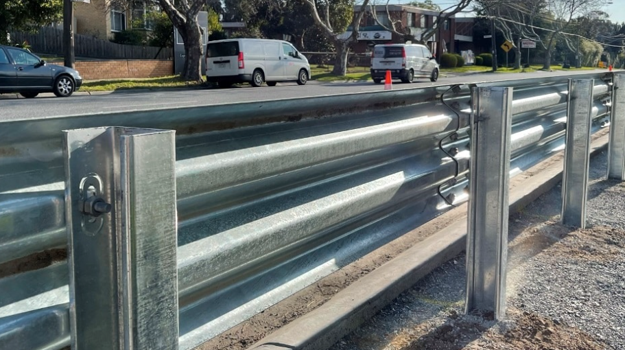 TALL 42 Movable Barrier System | Safe Direction®